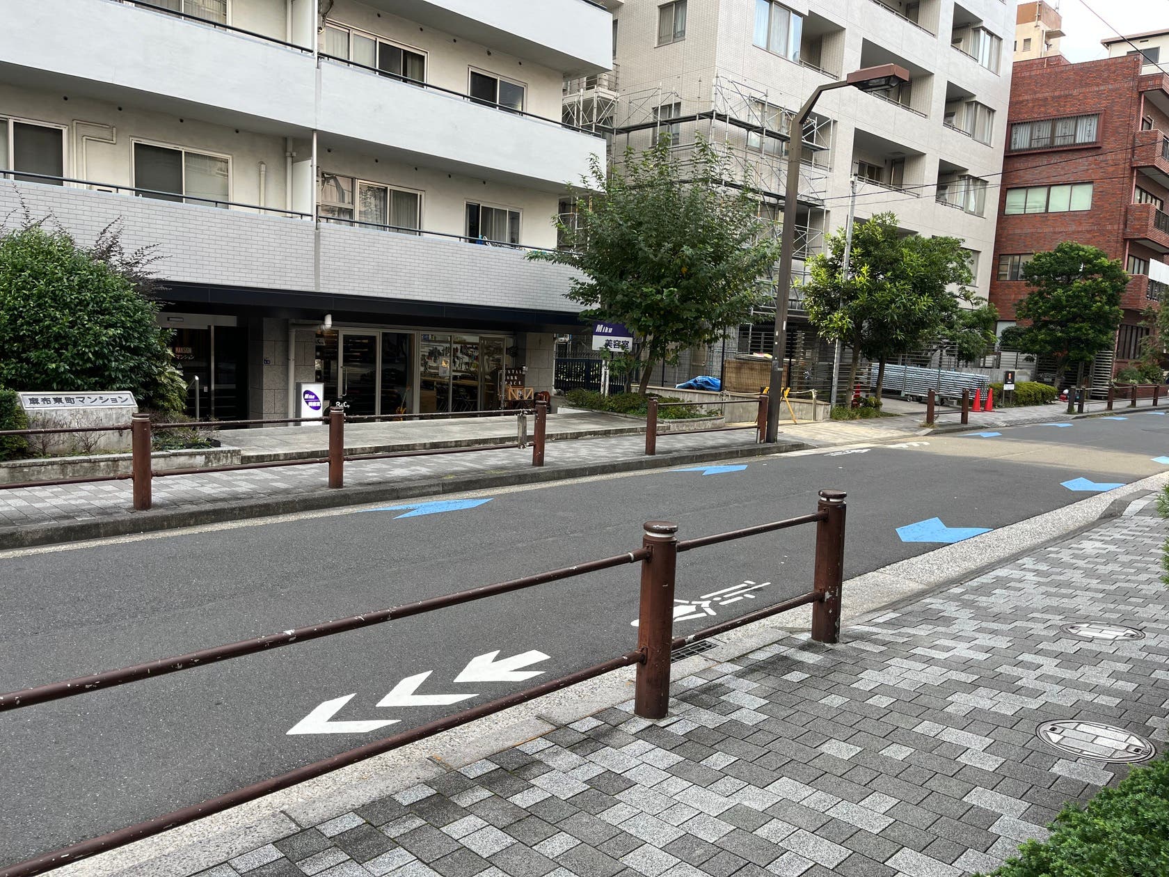 リニューアルオープン　麻布十番路面店　DIY 工具が自由に使えてギターの練習も出来る多目的スペースの写真4