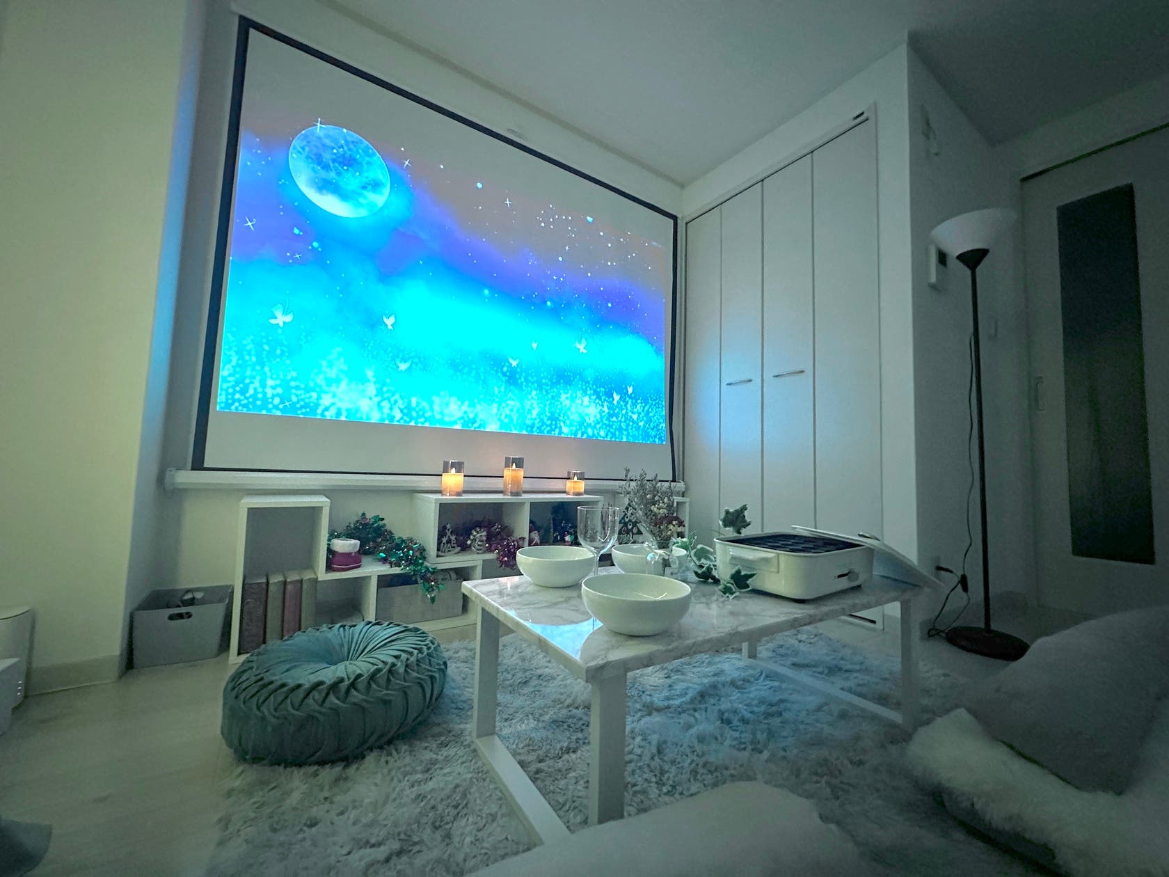 🏆オープン割🏆✨大画面でHulu/YouTube見放題🎉100㌅ﾌﾟﾛｼﾞｪｸﾀｰ無料🤍完全個室のﾌﾟﾗｲﾍﾞｰﾄ空間🎂の写真5