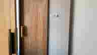 ZOOM会議やリモート、商談などにも使える完全個室型の貸し会議室(Room A)の写真2