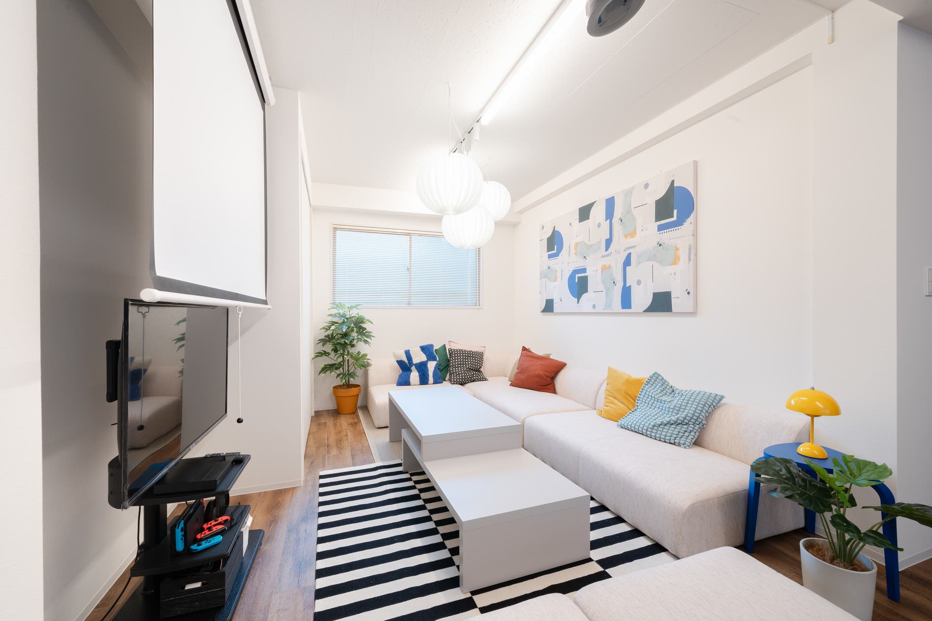 ボドゲ秋葉原7号店🌟ボードゲーム８５種類🎲ダーツ🎯プロジェクター📽️大画面TV📺光回線の写真7