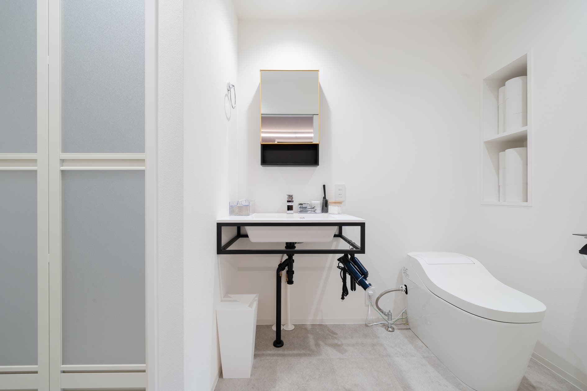 ボドゲ秋葉原7号店🌟ボードゲーム８５種類🎲ダーツ🎯プロジェクター📽️大画面TV📺光回線の写真16