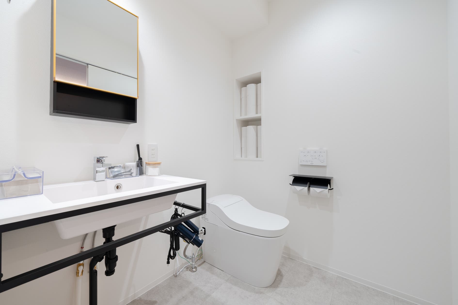 ボドゲ秋葉原7号店🌟ボードゲーム８５種類🎲ダーツ🎯プロジェクター📽️大画面TV📺光回線の写真17