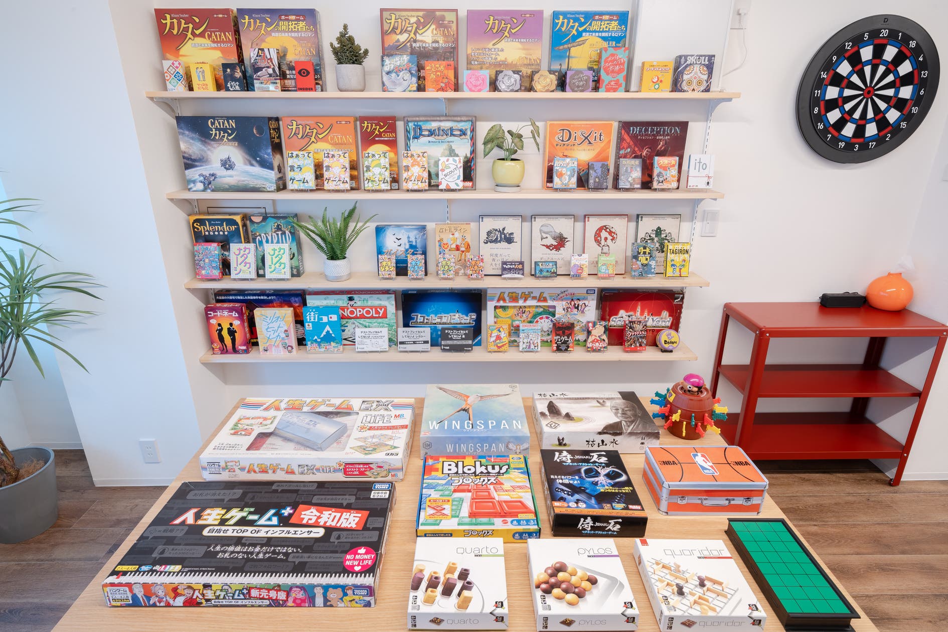 ボドゲ秋葉原7号店🌟ボードゲーム８５種類🎲ダーツ🎯プロジェクター📽️大画面TV📺光回線の写真4