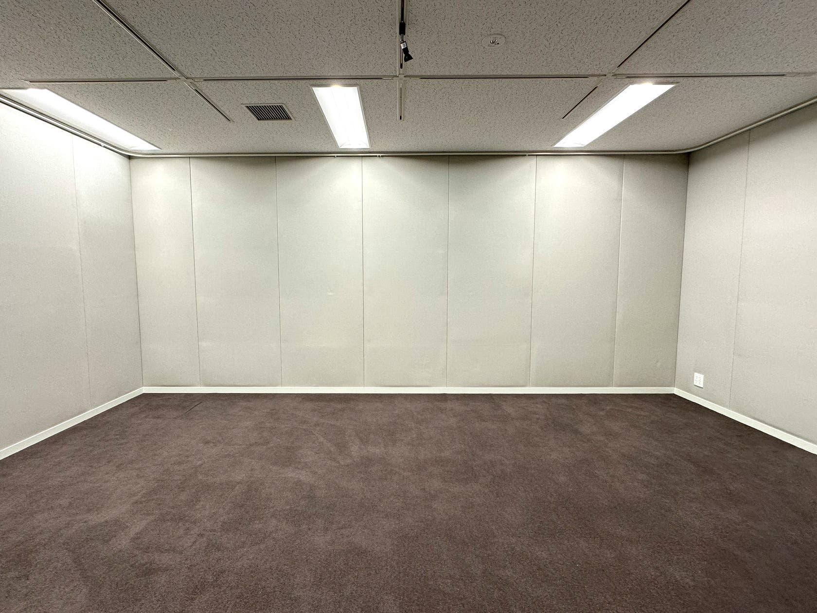 港区エリア≪ミドルサイズ／防音設計／グリーンバック完備≫【南麻布MICStudio】の写真5