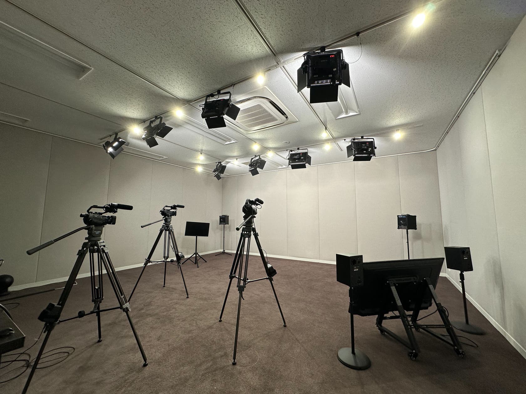 港区エリア≪ミドルサイズ／防音設計／グリーンバック完備≫【南麻布MICStudio】の写真11