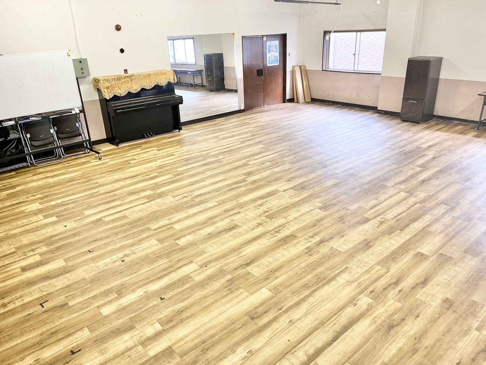 【65インチTV & エアコン、床、LED照明リニューアル👍】踊れる🕺セミナールーム 最大50名 椅子40脚 in 曳舟の写真11