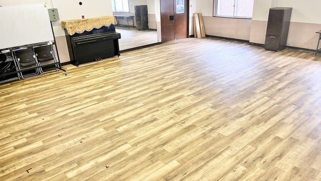 【65インチTV & エアコン、床、LED照明リニューアル👍】踊れる🕺セミナールーム 最大50名 椅子40脚 in 曳舟の写真11