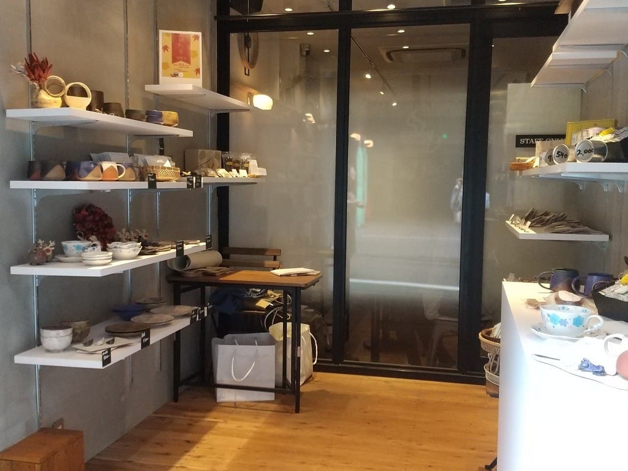 【飯田橋駅3分】展示会やポップアップストア、ワークショップ等に最適な「神楽坂」中心地で人気のカフェ併設の路面イベントスペースの写真11