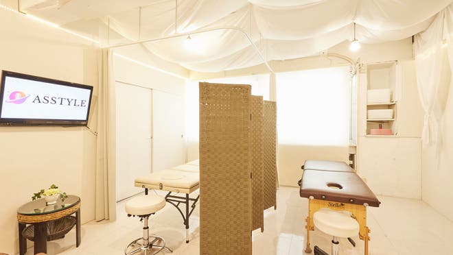 ⭐️完全個室⭐️エステベット2台完備!研修や出張サービスに最適✨メイク台や全身ミラー完備!!の写真5