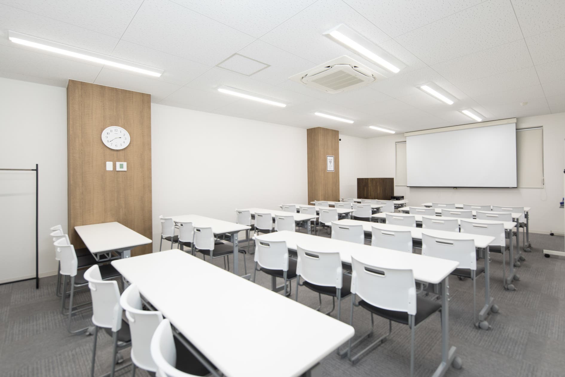 【リモートベースroom3】⚡️地域最大級34人⚡️プロジェクター⚡️ワークショップ⚡️セミナー⚡️隼光⚡️近鉄四日市3分⚡️の写真4