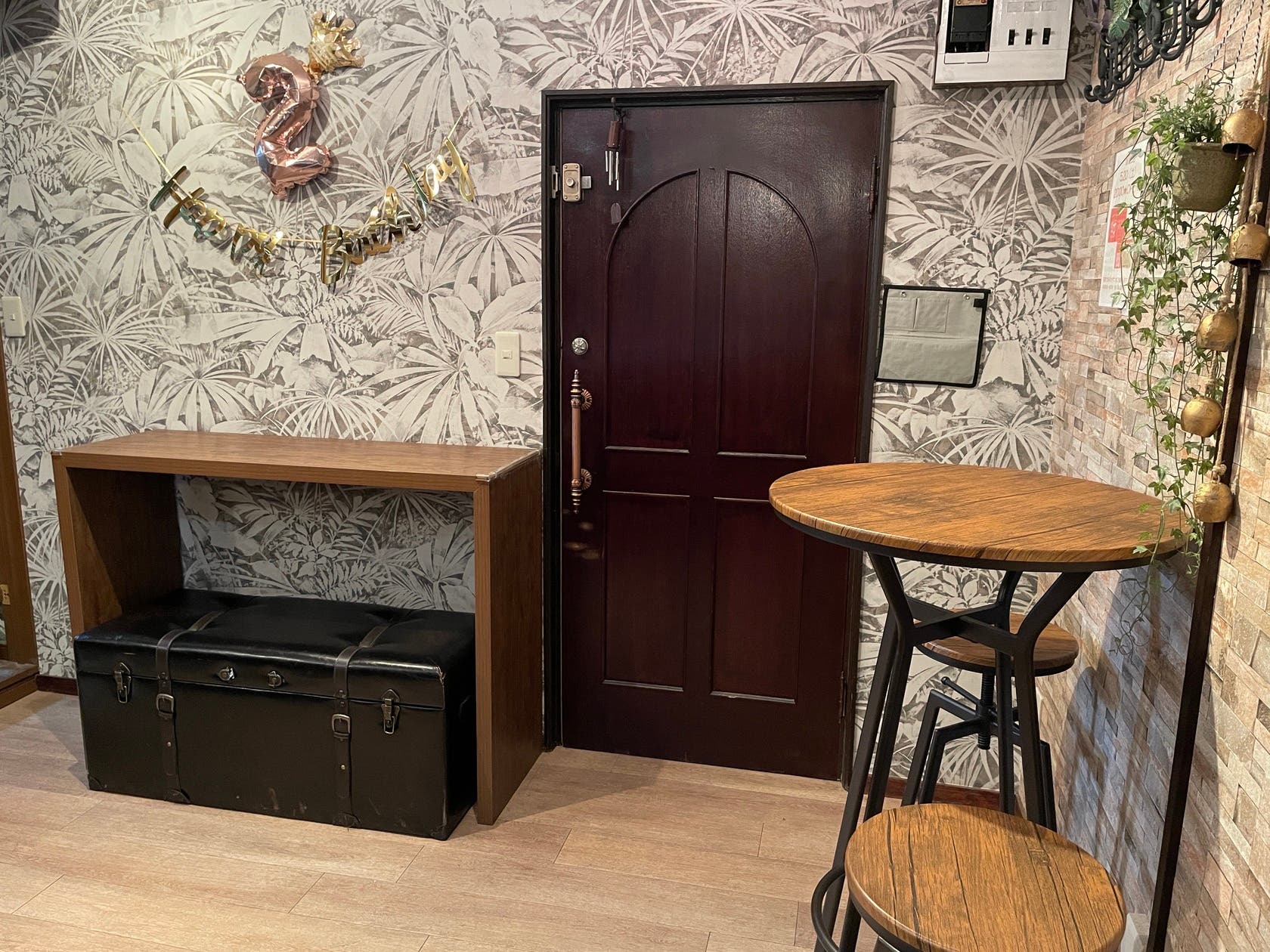 【新宿から電車で10分！】阿佐ヶ谷駅2分★カラオケBAR♬清潔でカフェのような温かみのある内装✨禁煙🚭の写真6