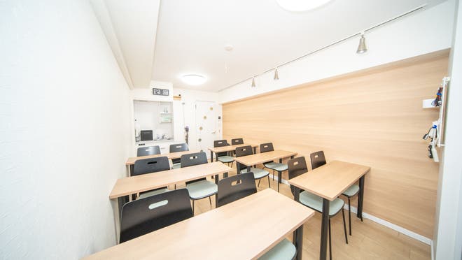 【渋谷駅3分】12席、光回線高速WiFi、モニター・ホワイトボード完備☆1日1回スタッフ完全清掃の会議室の写真8