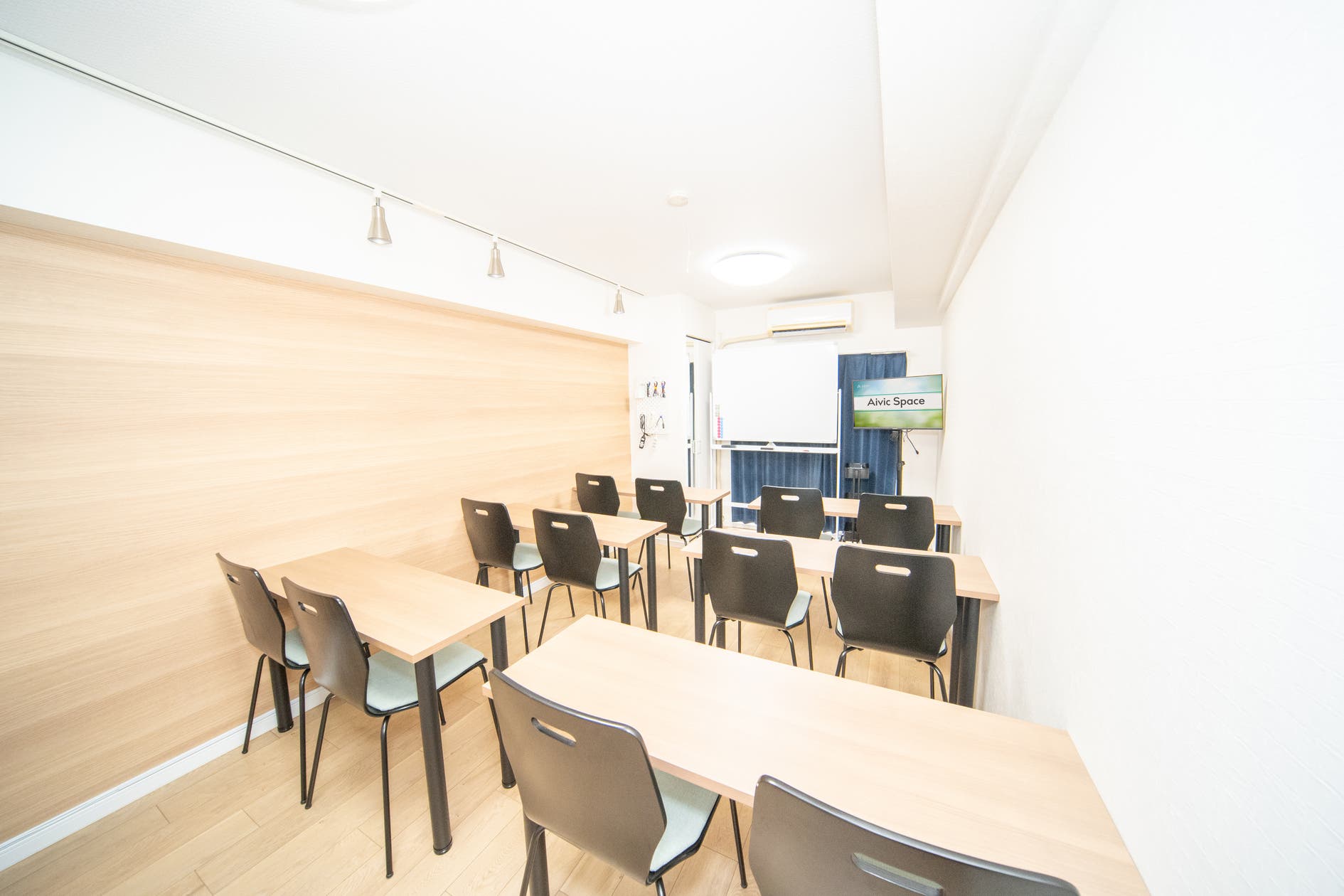 【渋谷駅3分】12席、光回線高速WiFi、モニター・ホワイトボード完備☆1日1回スタッフ完全清掃の会議室の写真9
