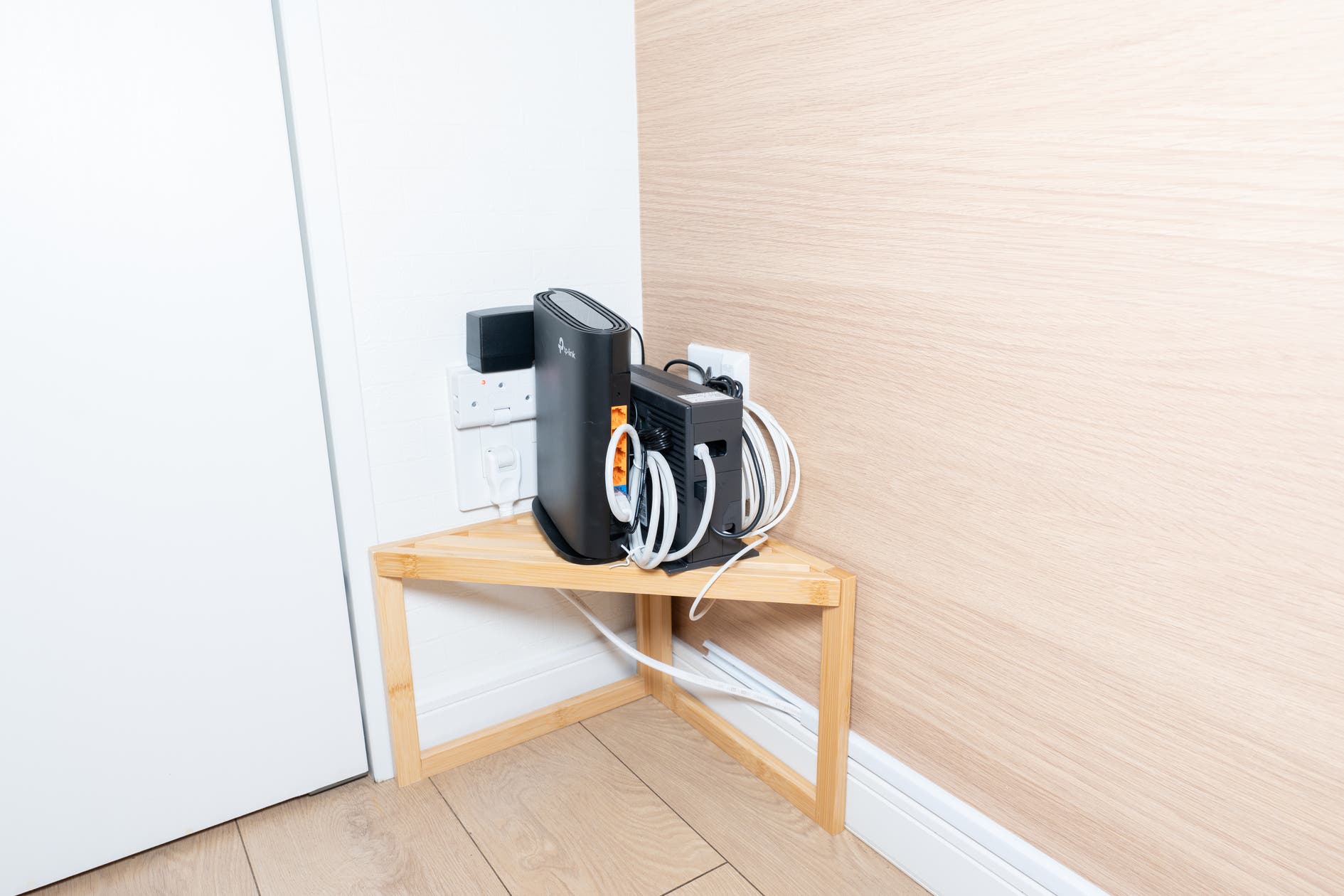 【渋谷駅3分】12席、光回線高速WiFi、モニター・ホワイトボード完備☆1日1回スタッフ完全清掃の会議室の写真17