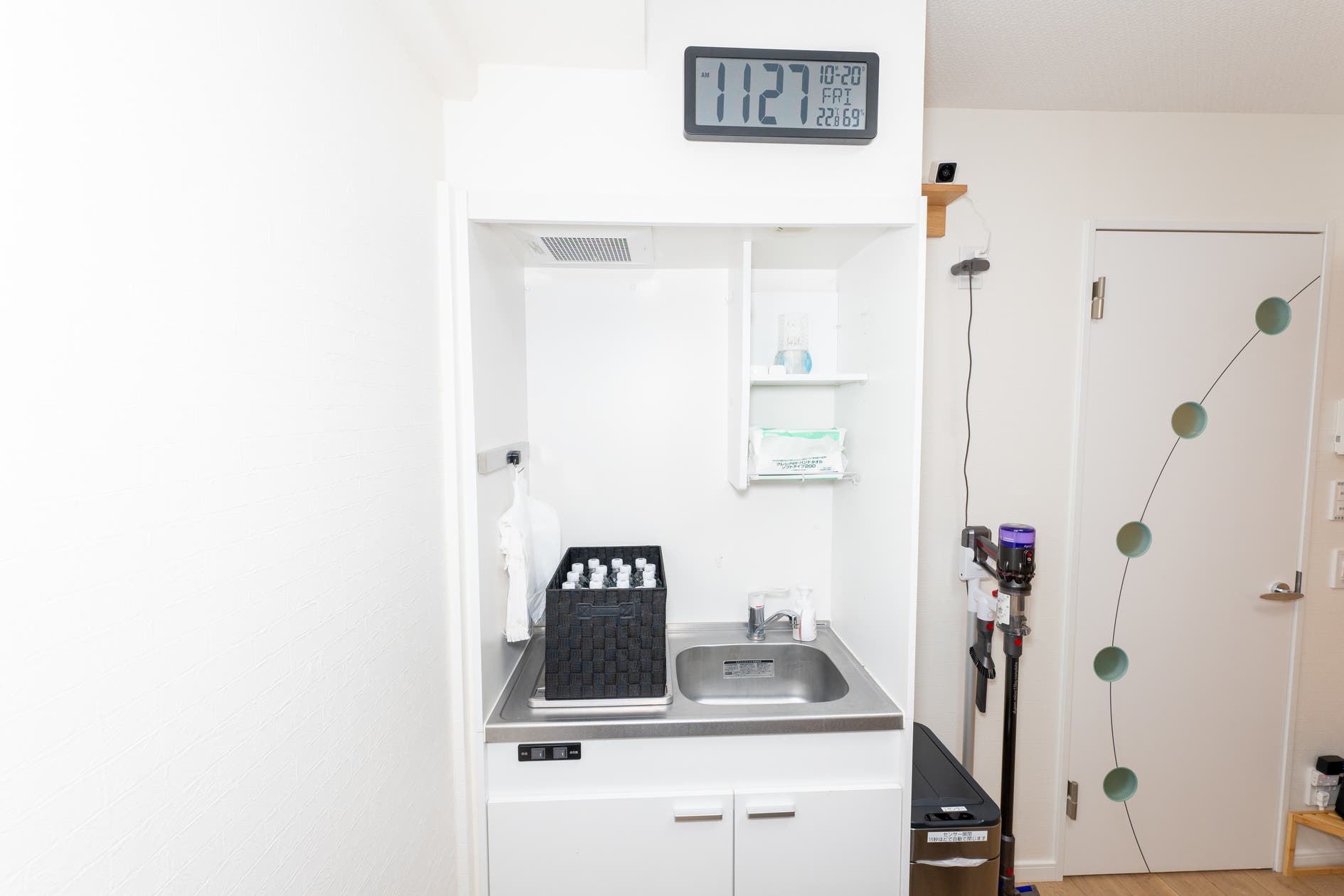 【渋谷駅3分】12席、光回線高速WiFi、モニター・ホワイトボード完備☆1日1回スタッフ完全清掃の会議室の写真21