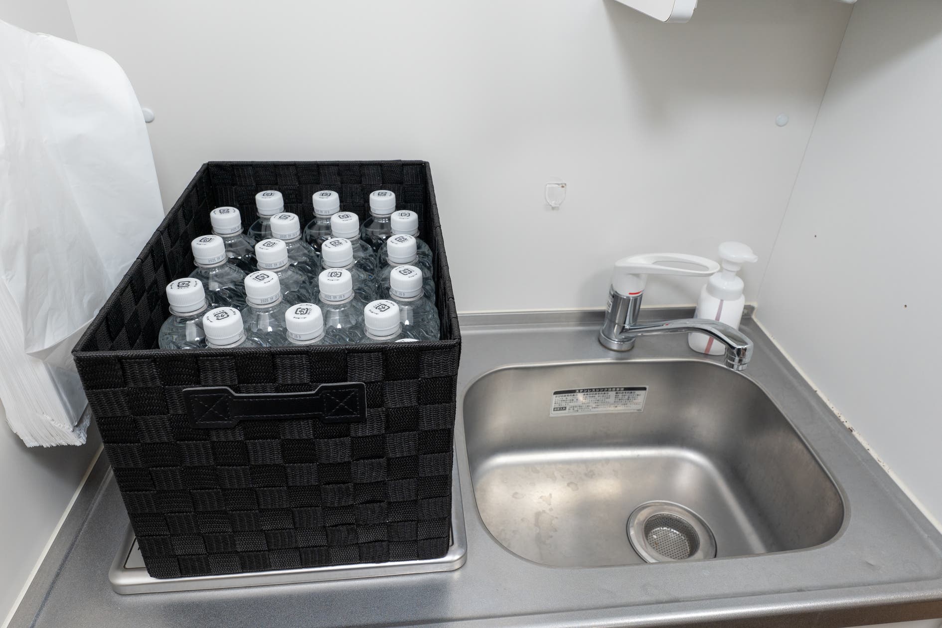 【渋谷駅3分】12席、光回線高速WiFi、モニター・ホワイトボード完備☆1日1回スタッフ完全清掃の会議室の写真22