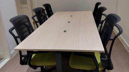 JR成田駅東口から徒歩30秒 ミーティングRoom C/ GAKUYA Bird店 / 6名まで利用可能 / 光回線の写真1