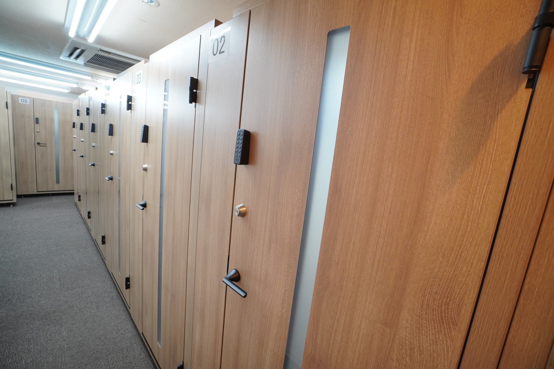 ＜ヒトリボックス なんば駅前No.2＞高速光回線Wi-Fi📶ナノイー発生機✨モニター🖥テレワーク/ZOOM/面接/自習/作業の写真7