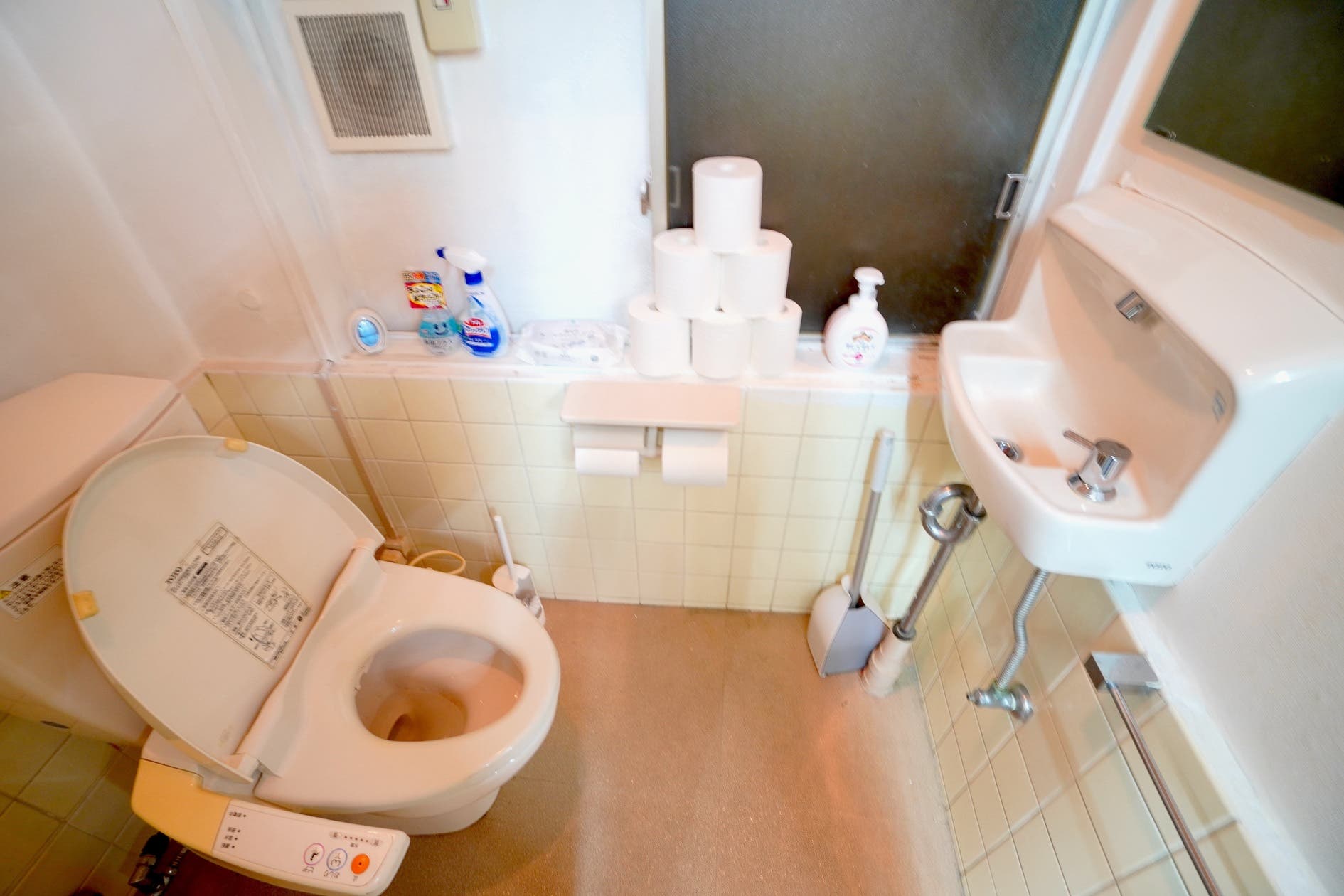 ＜ヒトリボックス なんば駅前No.3＞高速光回線Wi-Fi📶ナノイー発生機✨モニター🖥テレワーク/ZOOM/面接/自習/作業の写真8