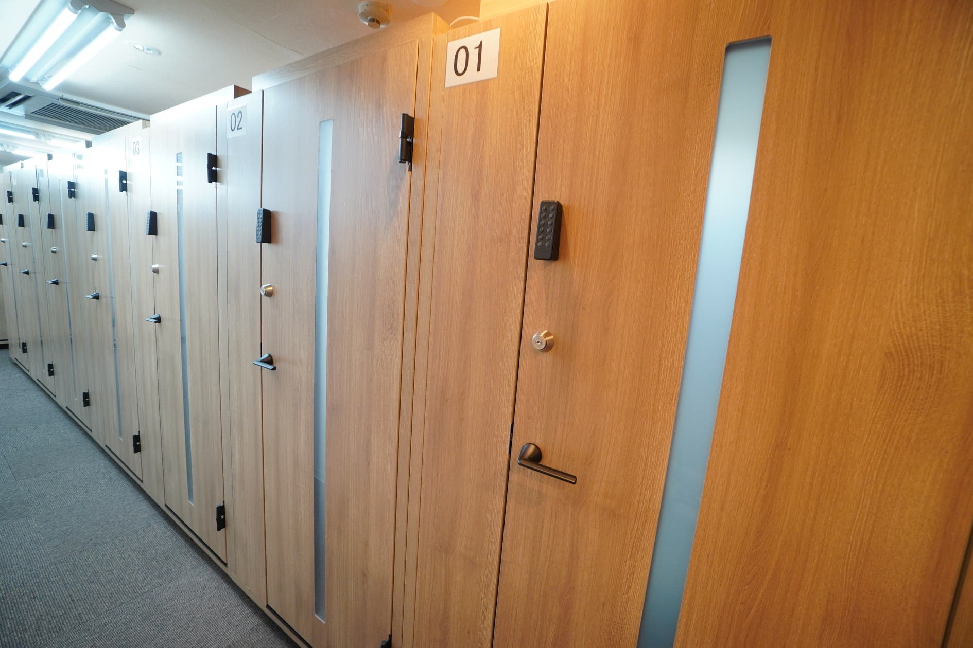 ＜ヒトリボックス なんば駅前No.1＞高速光回線Wi-Fi📶ナノイー発生機✨モニター🖥テレワーク/ZOOM/面接/自習/作業の写真7