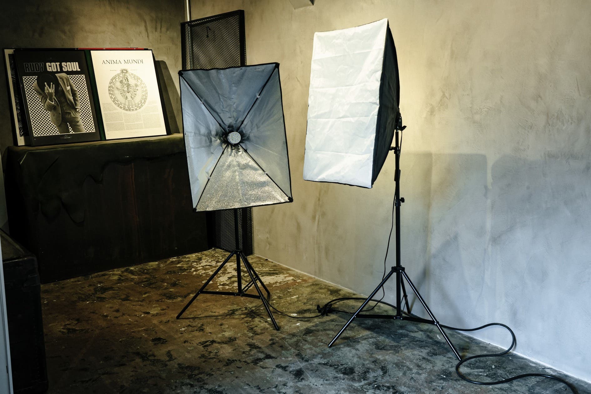 クリエイティビティが掻き立てられるオシャレなスタジオ。「撮影機材込み !」 １Fにカフェ併設の撮影スタジオ／展示会スペースの写真12