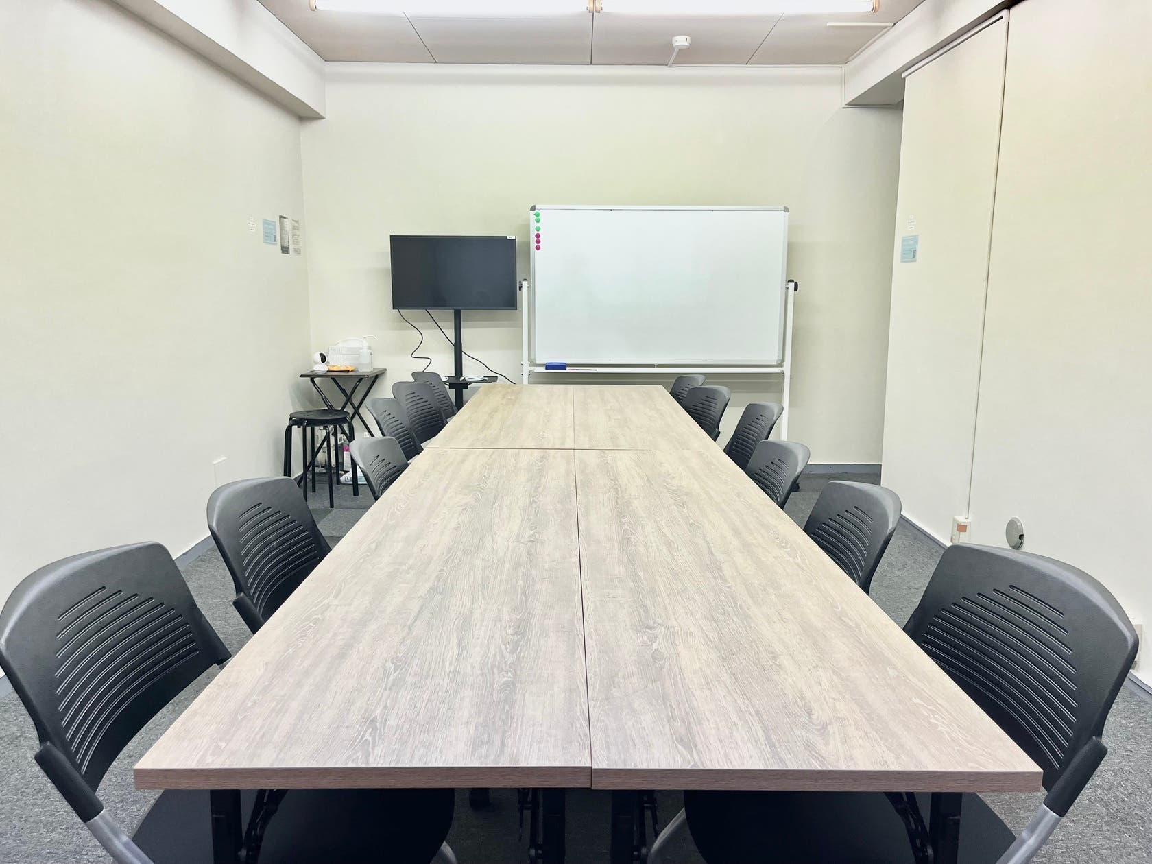 上野駅1分！【いつもの会議室上野店】14名まで可🌟ミーティング、ワークショップ、ボドゲ🃏の写真7