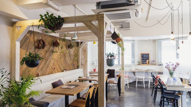 高円寺のお洒落なカフェレストランの写真8