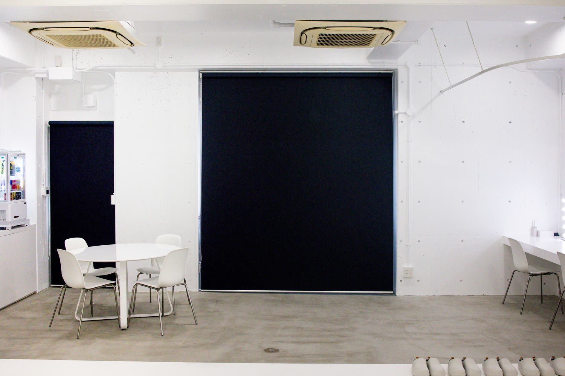 茗荷谷駅から徒歩7分/池袋駅から2駅◎ 機材も豊富に取り揃えている白ホリスタジオです。の写真7