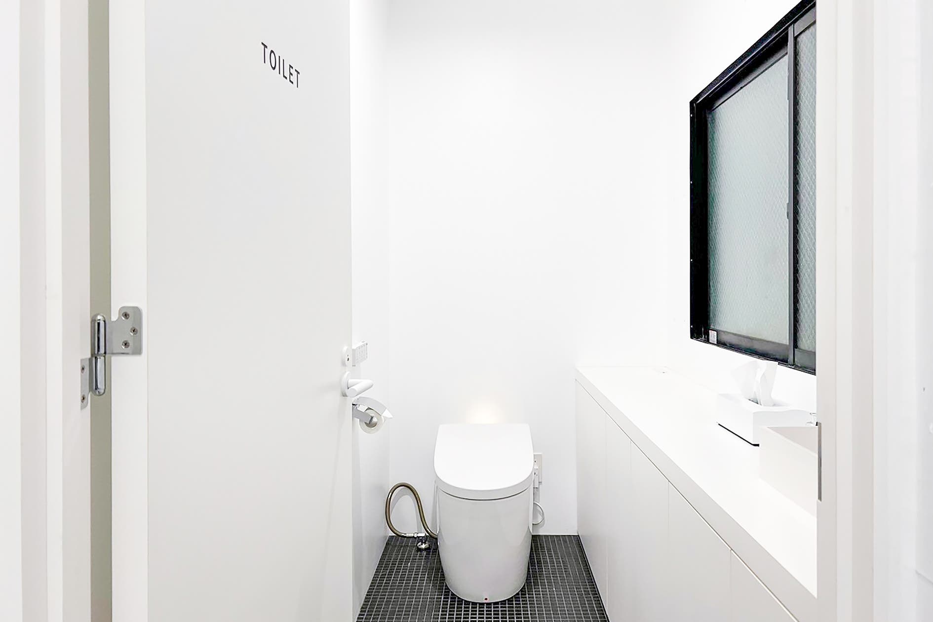 茗荷谷駅から徒歩7分/池袋駅から2駅◎ 機材も豊富に取り揃えている白ホリスタジオです。の写真8