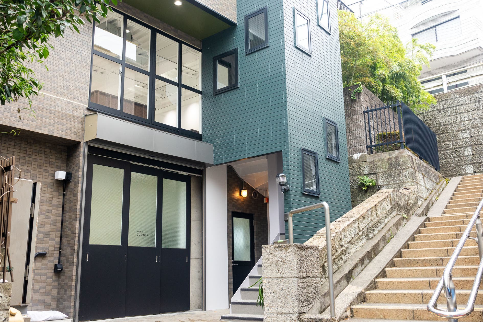 茗荷谷駅から徒歩7分/池袋駅から2駅◎ 機材も豊富に取り揃えている白ホリスタジオです。の写真10