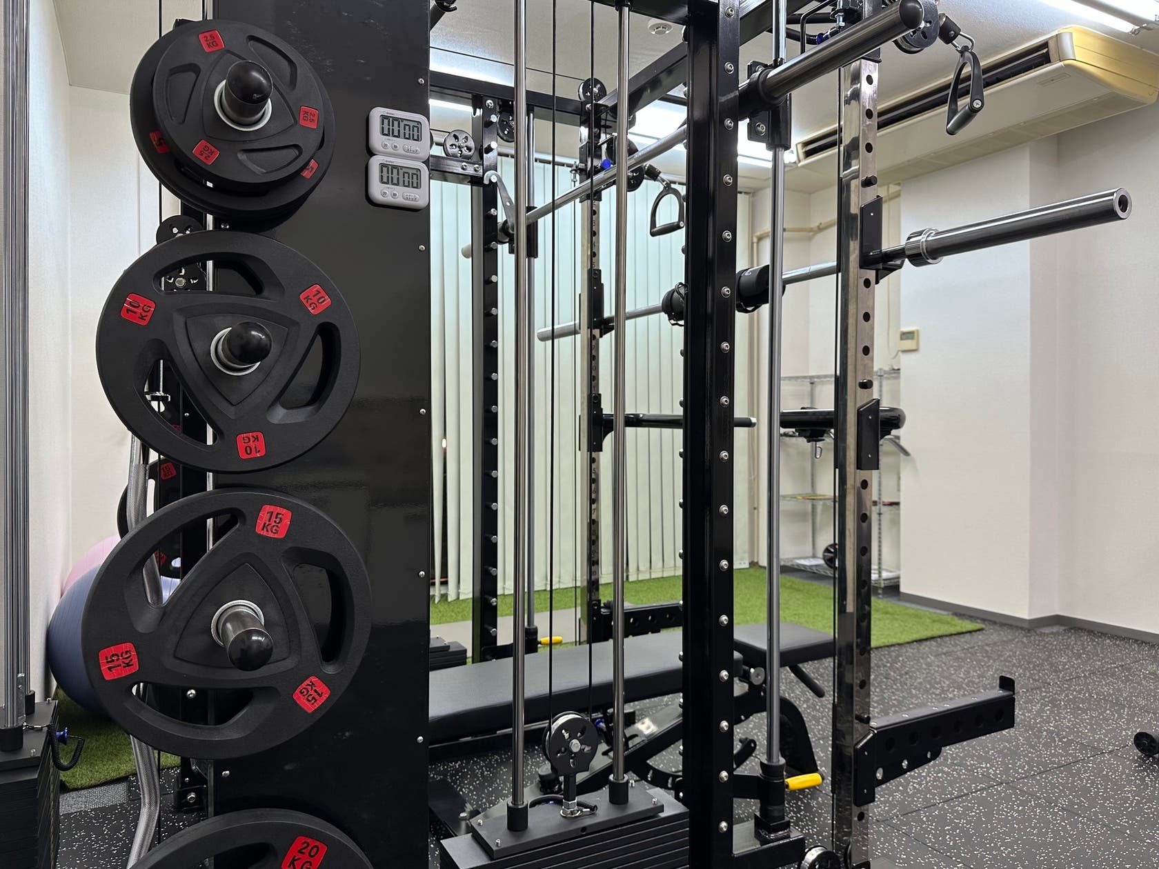 レッグプレス、スミスマシン完備！大山駅3分池袋駅8分！広々完全個室！パーソナルにの写真12