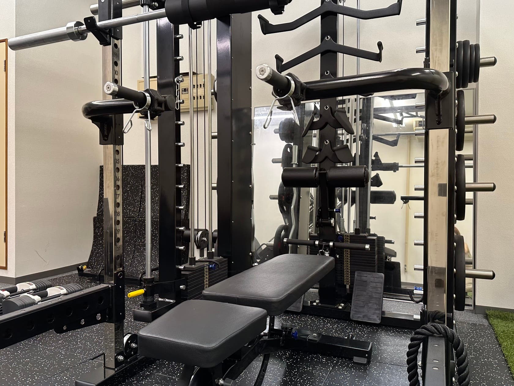 レッグプレス、スミスマシン完備！大山駅3分池袋駅8分！広々完全個室！パーソナルにの写真16