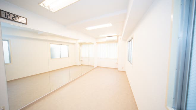 【渋谷駅7分、神泉駅1分】ダンス・ヨガ・撮影などにおすすめ☆1日1回スタッフ完全清掃のスタジオの写真1