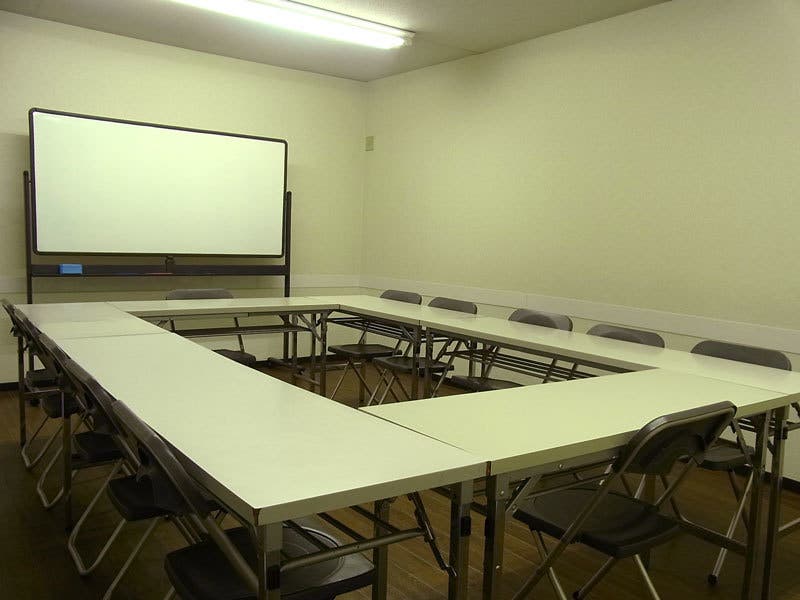 シブヤ・ネクサス ROOM-701【渋谷駅徒歩3分！スクール12名・ロの字12名利用可能な会議室】の写真1