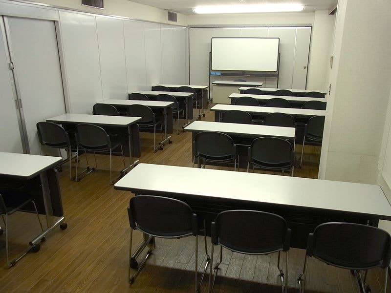 シブヤ・ネクサス E-ROOM【渋谷駅徒歩3分！スクール24名・ロの字28名利用可能な会議室】の写真2