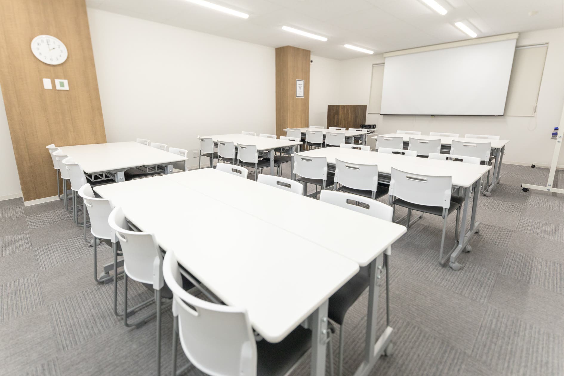 【リモートベースroom3】⚡️地域最大級34人⚡️プロジェクター⚡️ワークショップ⚡️セミナー⚡️隼光⚡️近鉄四日市3分⚡️の写真6