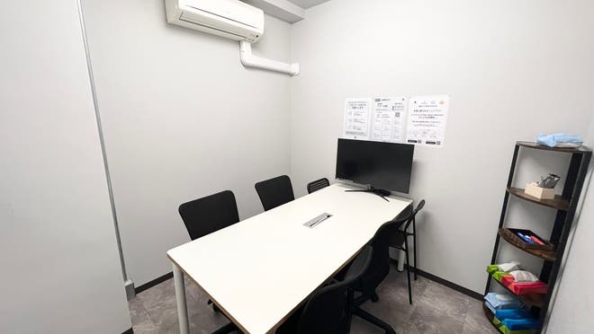 【原宿駅竹下口徒歩1分!】6名会議室(RoomC)の写真1