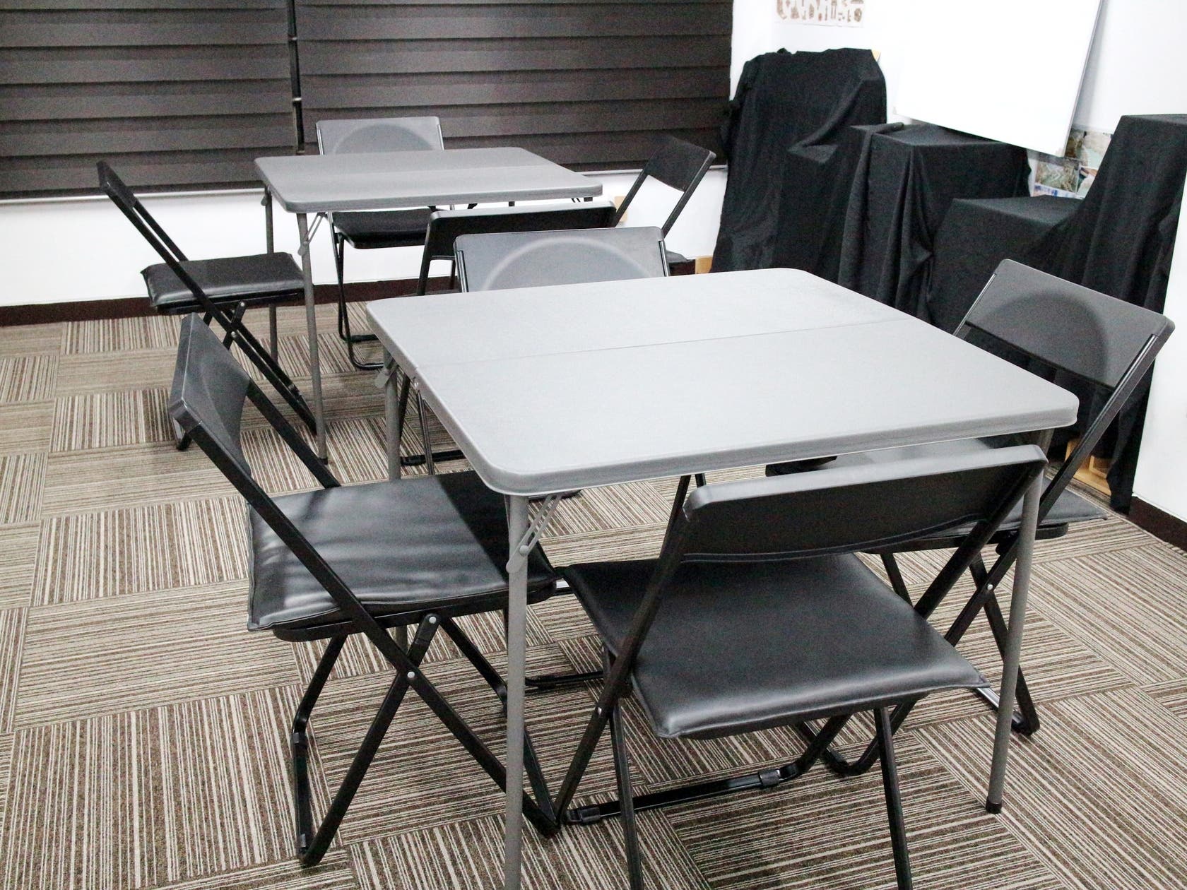 ハイテーブル① グレー（長机・会議机・事務机）最大２台の画像2