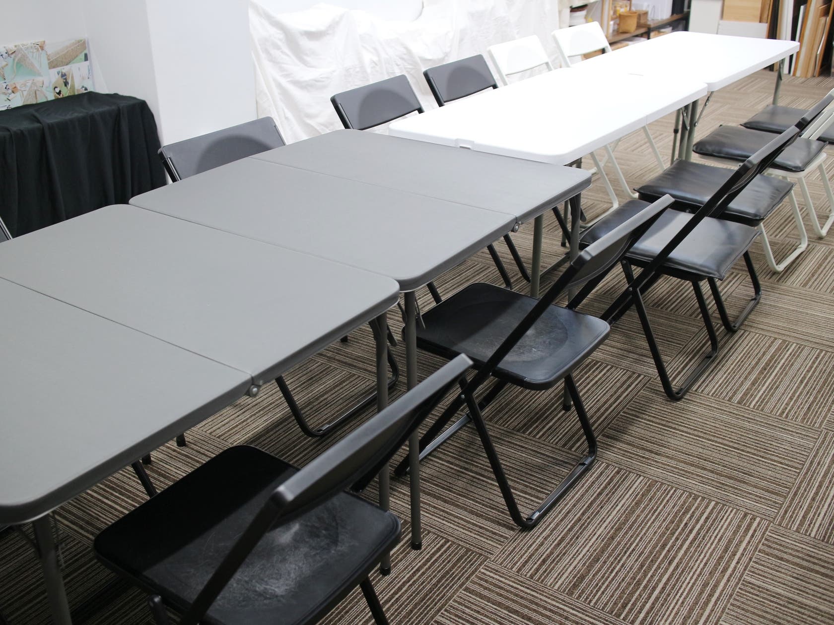 ハイテーブル① グレー（長机・会議机・事務机）最大２台の画像4