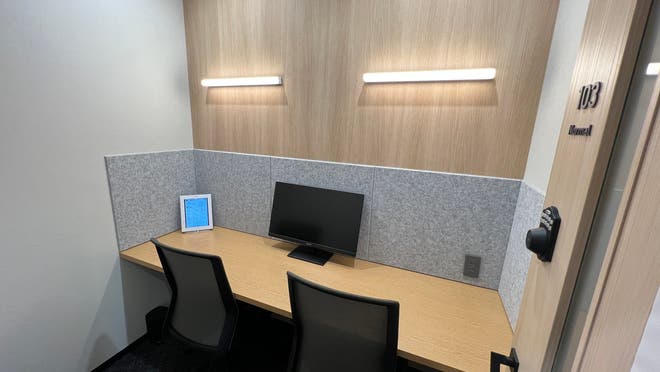 【北山田駅近】4Kモニター付き!2名用完全個室(103)の写真1