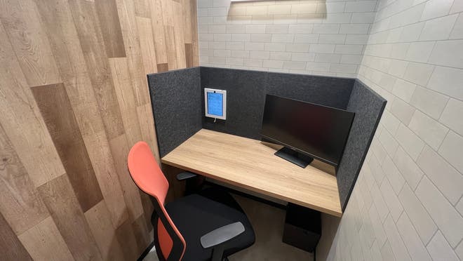 【北山田駅近】4Kモニター付!1名用完全個室(106)の写真1