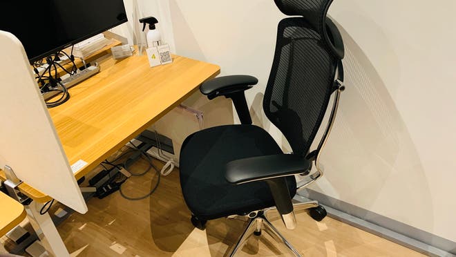 🌟定価21万円の高級チェア席🌟【新宿駅徒歩3分|コワーキングスペース|15(W)】無料Wi-Fi/電源/31.5inモニターの写真1