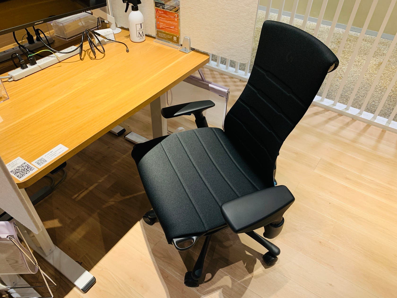 🌟定価20万円の高級チェア席🌟【新宿駅徒歩3分｜コワーキングスペース｜12(W)】無料Wi-Fi/電源/31.5inモニターの写真1