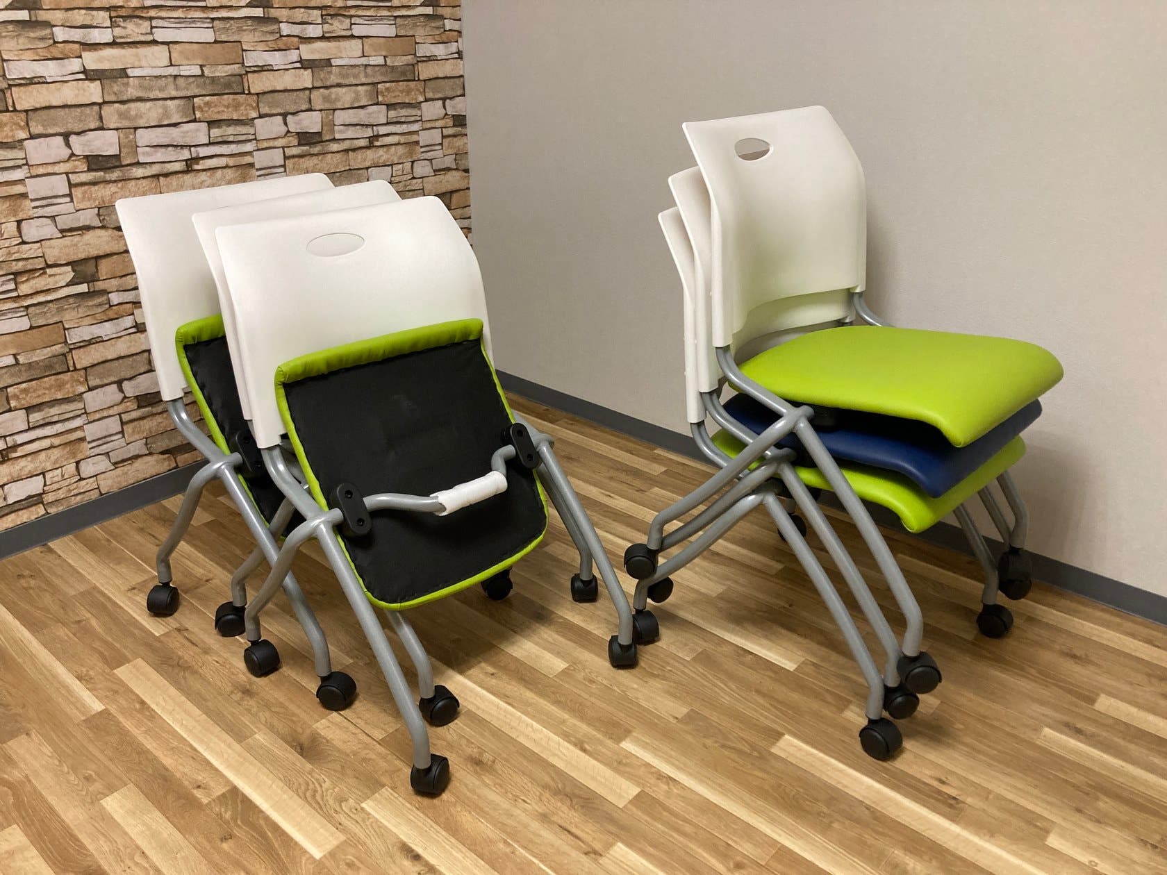 布施駅スグの貸し会議室　布施足代北レンタルスペース -打合せ・会議・面接・撮影・ワークショップ・カウンセリング--の写真13