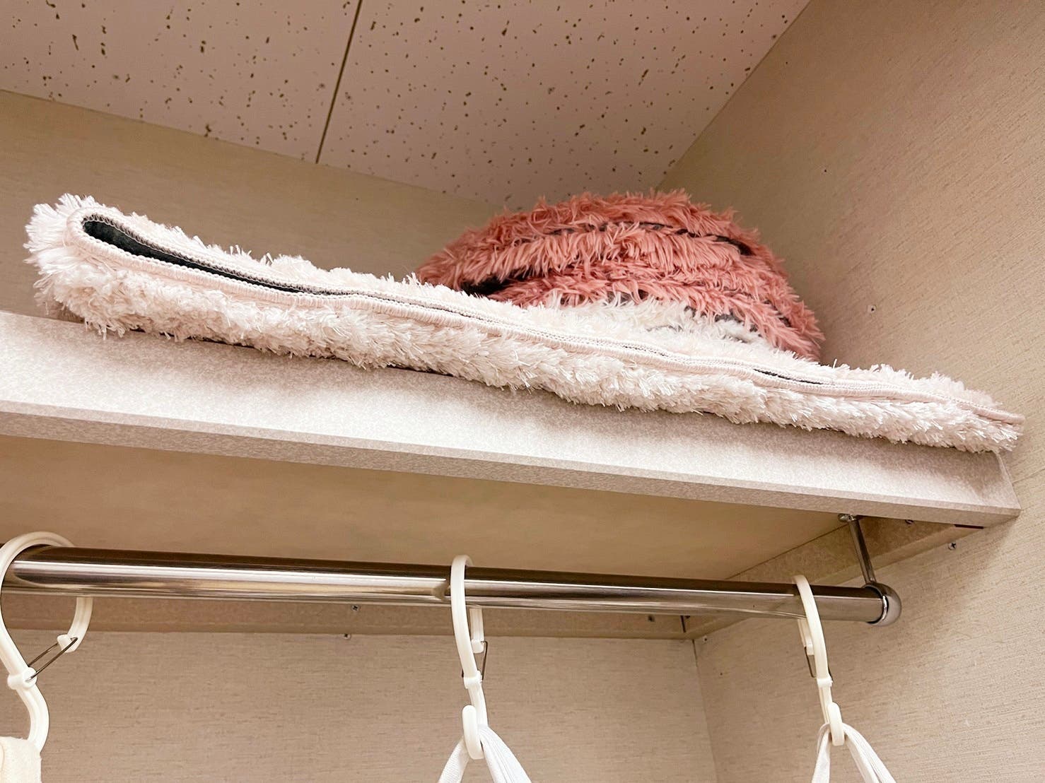 草加駅東口から徒歩3分/24時まで使える/お部屋タイプの小さな会議室/Wifi/web面談/女子会/推し活/ボードゲームの写真27