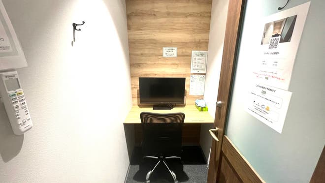 田町駅近!テレカン利用可能な完全個室!【Booth5(1名個室)】の写真1