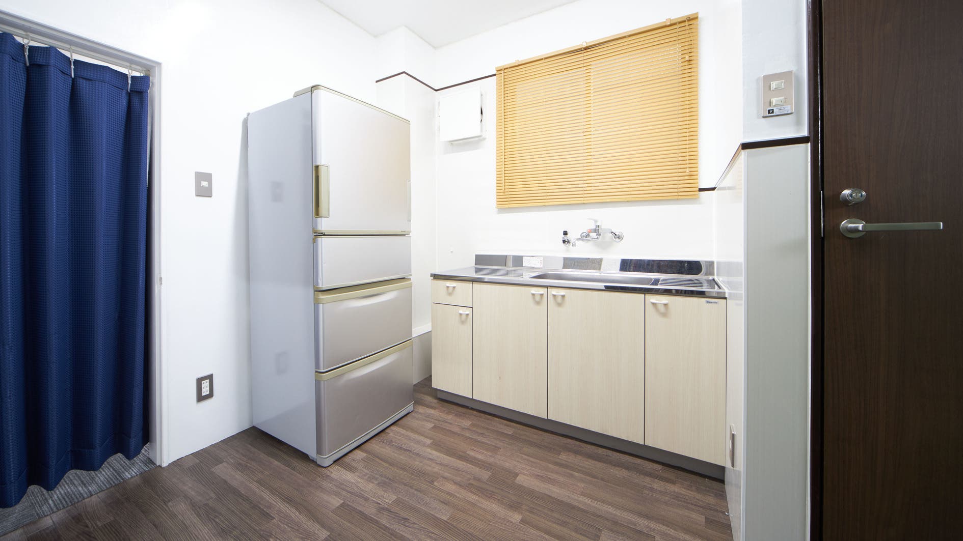 本格写真撮影スタジオ1st 📸商品広告配信動画映像キッチンメイクルーム有女子会パーティ会議椅子机モデル撮影コスプレ展示演劇発表会の写真4