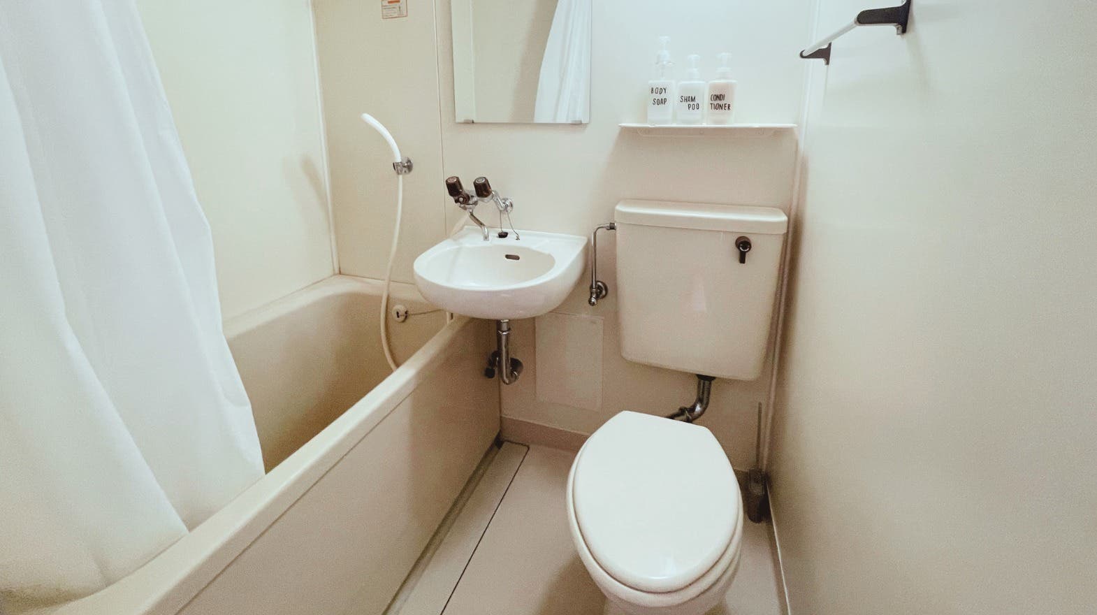 シャワー（タオルはありません）の画像1