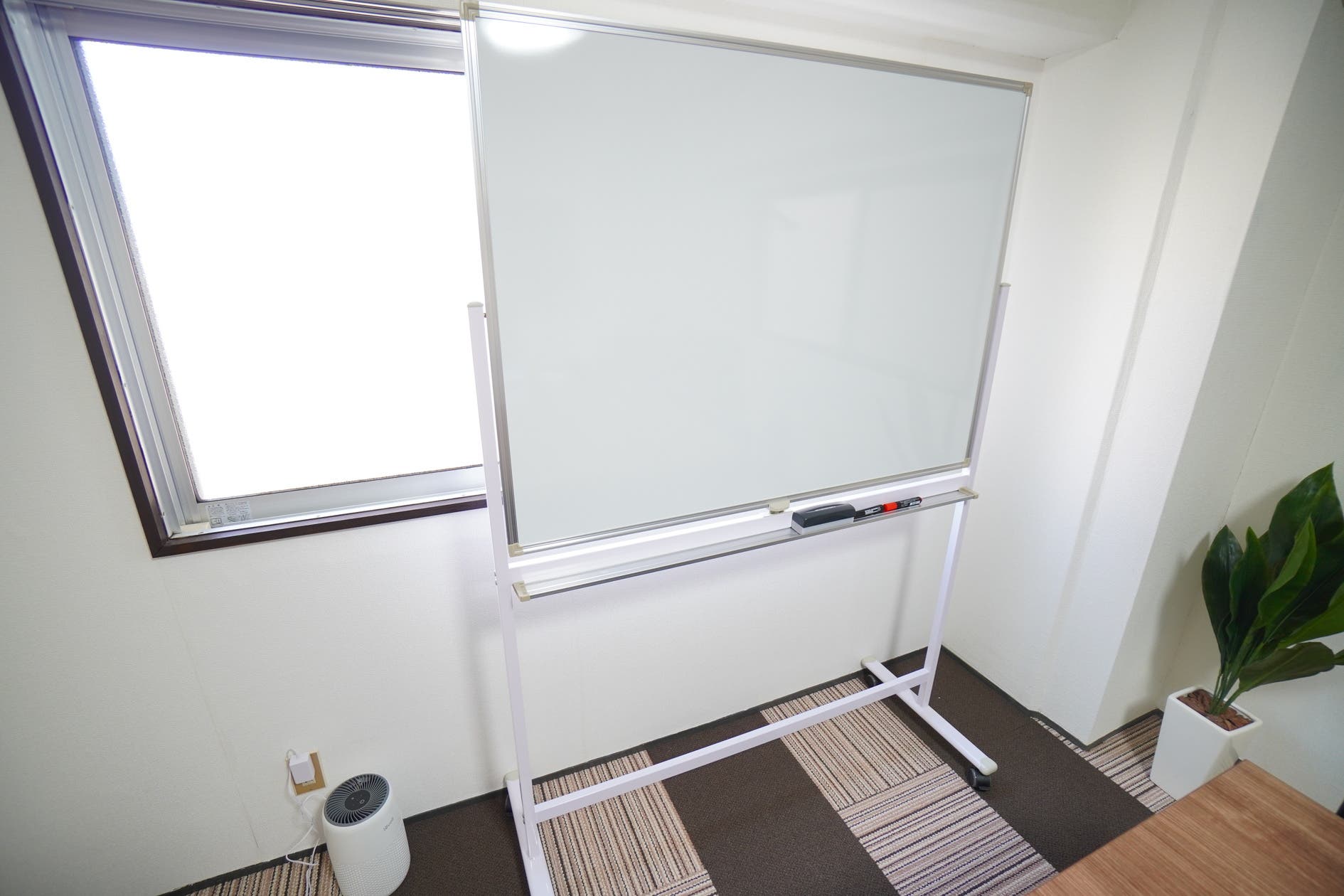 ＜大岡山会議室＞完全個室✨高速光回線Wi-Fi📶大型モニター兼スマートテレビ📺会議/商談/テレワークの写真8