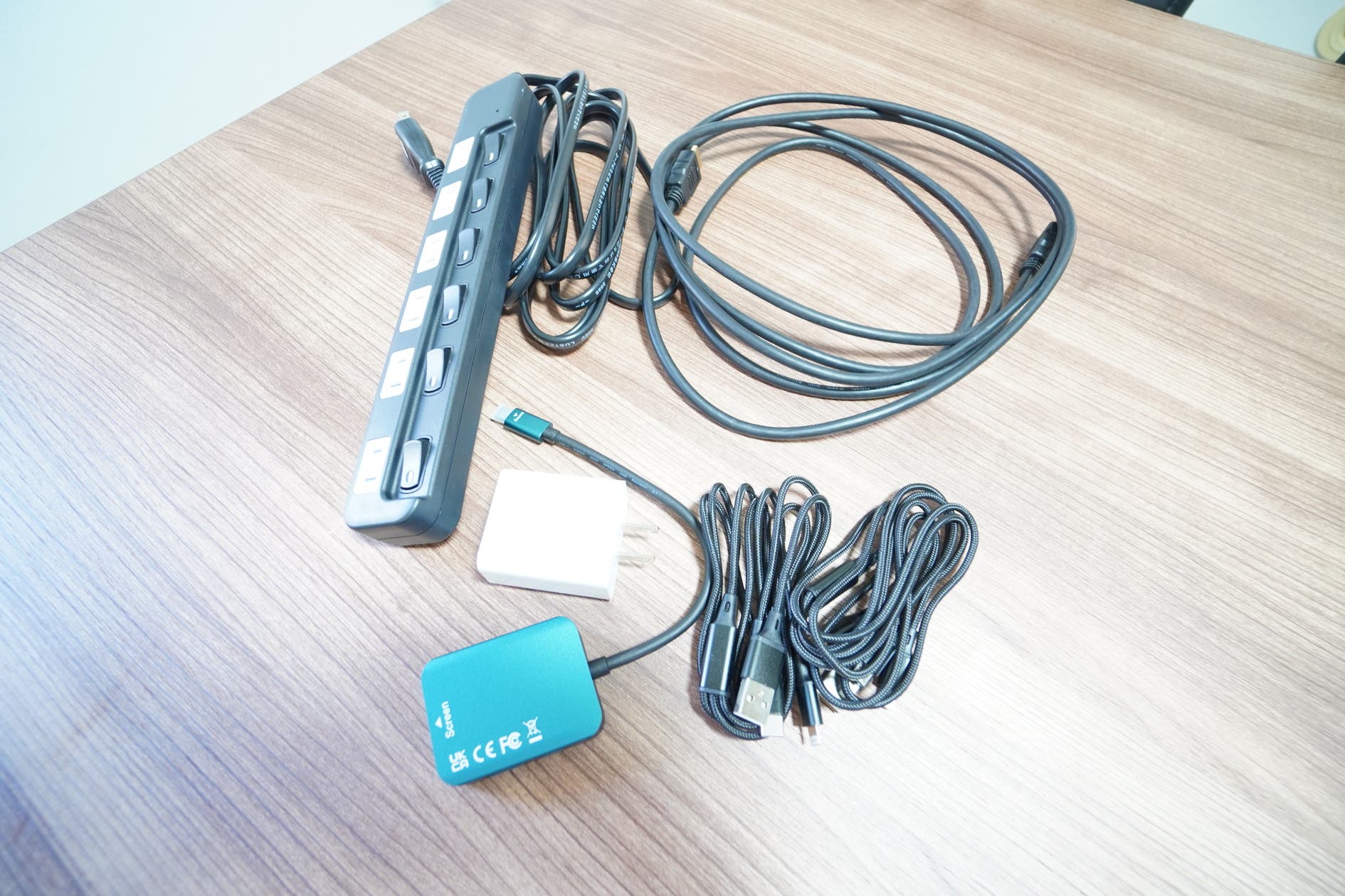 ＜大岡山会議室＞完全個室✨高速光回線Wi-Fi📶大型モニター兼スマートテレビ📺会議/商談/テレワークの写真11